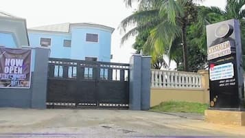 Fachada da propriedade