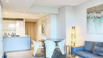 Apartamento Standard, 1 quarto, não fumadores, vista para o porto | Sala de estar