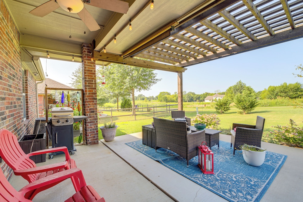 Tulsa Area Retreat W/ Trail Access + Private Patio - Owasso, OK