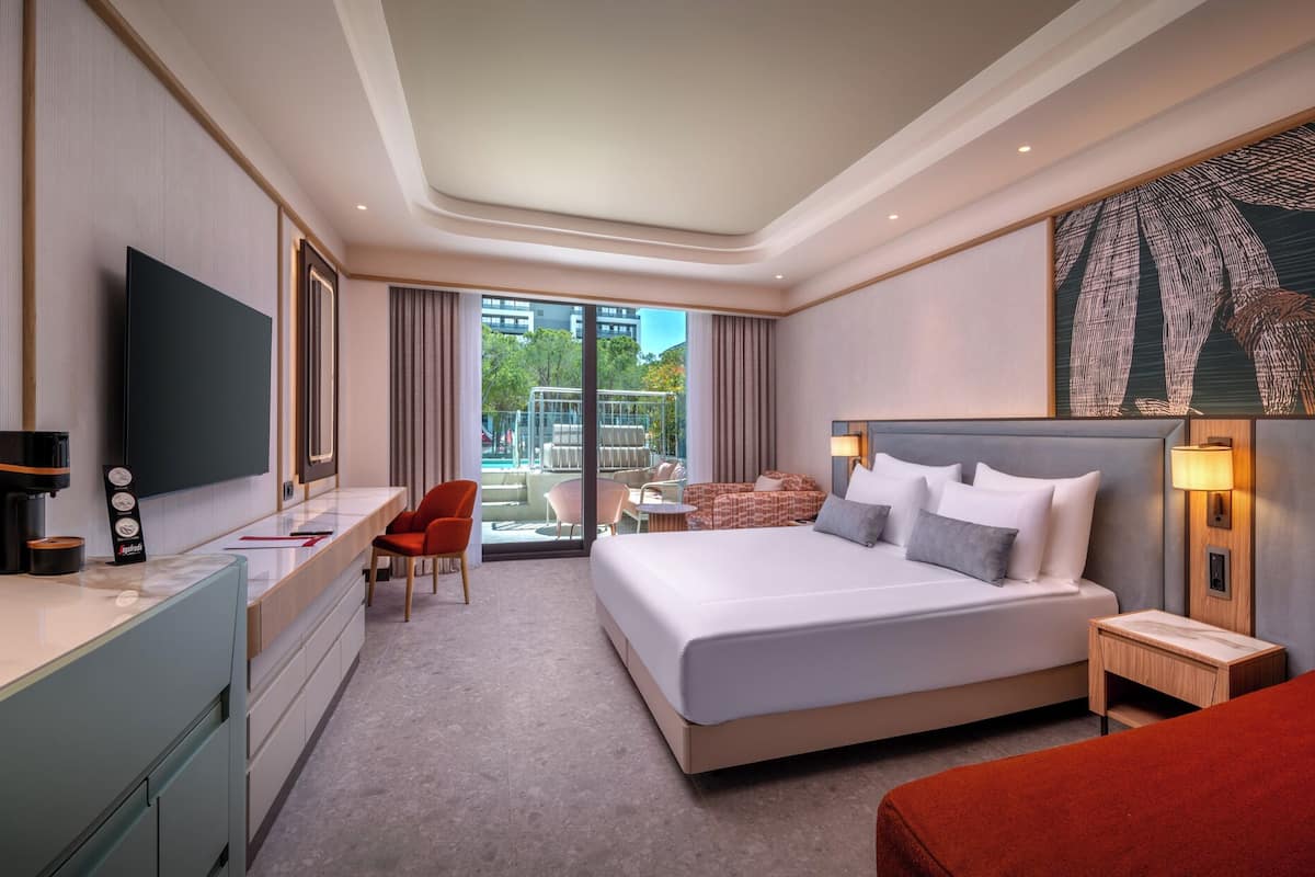 Swim Up Deluxe Room | Roupa de alta qualidade, minibar grátis, cofre no quarto