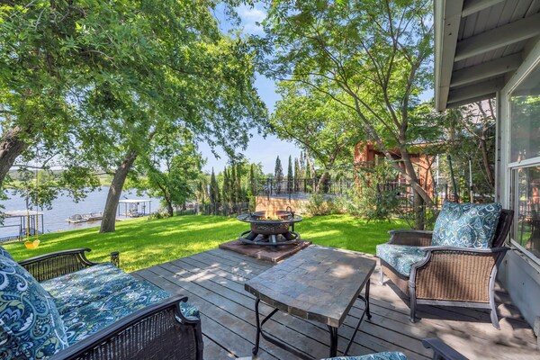 Serene Riverfront Sanctuary: Private Boat Dock And Hill Country Views - Kingsland, TX