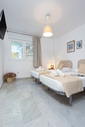 Apartamento, pátio | Ferro/tábua de engomar, Wi-fi grátis