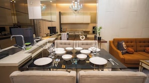 Suite Deluxe, 2 quartos | Sala de jantar