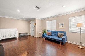 Casa, várias camas, varanda, vista para o jardim (1828 Pomona) | Parte interna