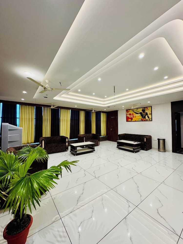 Hotel Ellora Inn Best Hotel In Sultanpur - Sultanpur