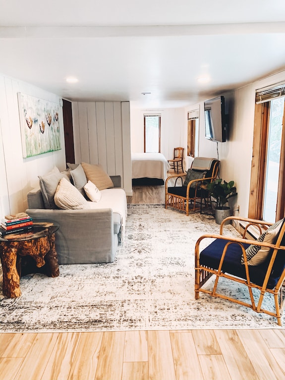 3 Bedroom Chalet On The River, Indoor Sauna, Close To The Ski Village - Mont-Tremblant