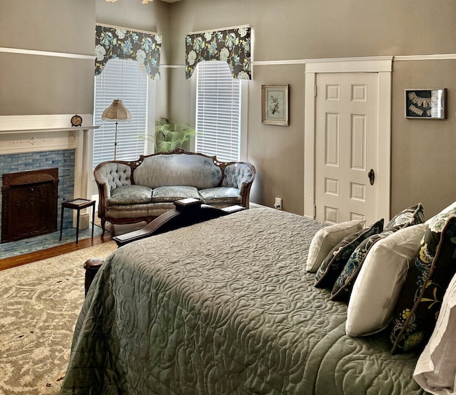 The Martha Dale At The Judges Chambers - Oklahoma