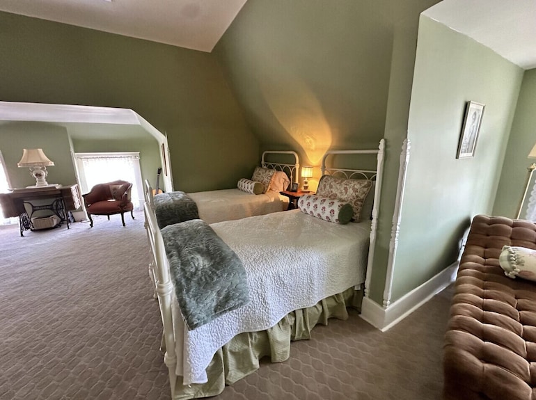 The Logan Room At The Judges Chambers - Oklahoma