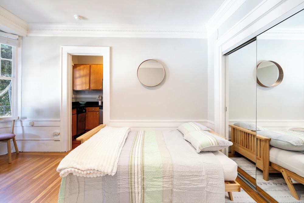 Nob Hill Edwardian StudioBeauty Walk Everywhere, live in style like a ...