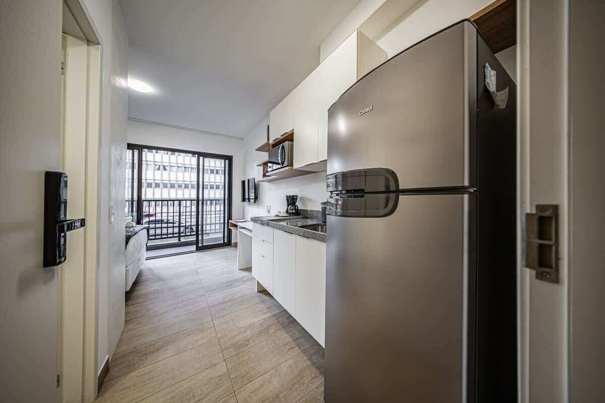Suite-Estúdio Standard, Vista para a cidade | Casa de banho | Um polibã, artigos de higiene pessoal grátis, um secador de cabelo 