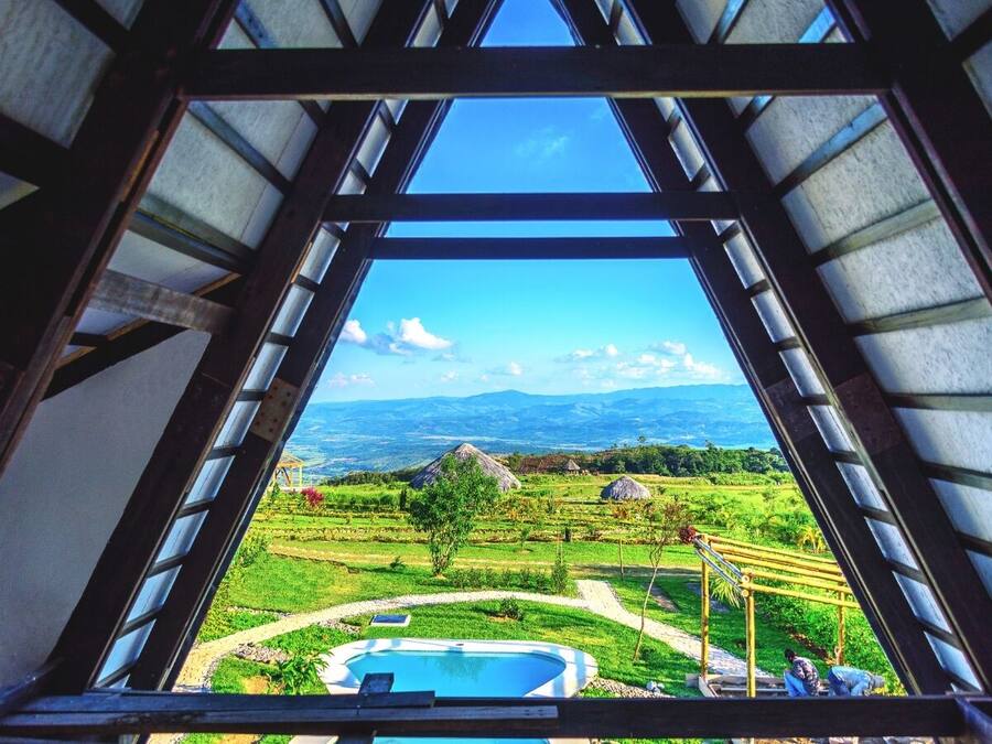 Casa de campo superluxo, 2 quartos, piscina particular, vista para o vale | Banheiro | Chuveiro com efeito de chuva, secador de cabelo, piso aquecido