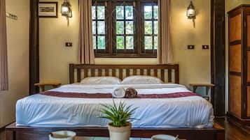 Quarto Duplo Deluxe, vista para o jardim | Cofre no quarto, Wi-fi grátis