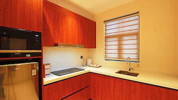 Quarto família | Cofres nos quartos, escrivaninha, espaço de trabalho para notebook