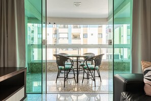 Apartamento básico | Terraço/pátio