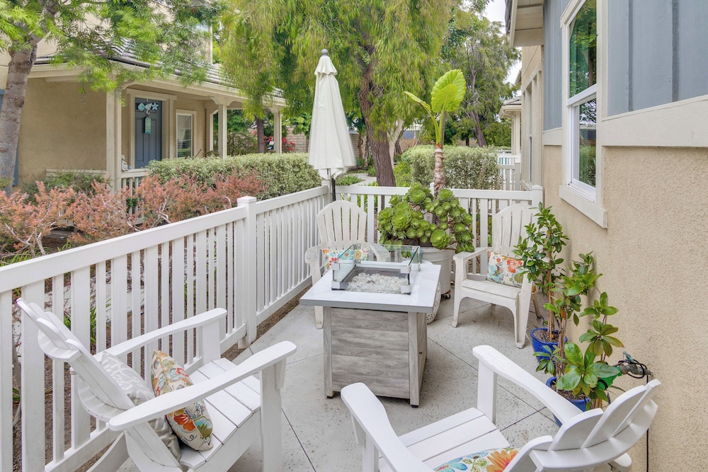 Walk To Beach: Luxe San Buenaventura Villa! - Oxnard