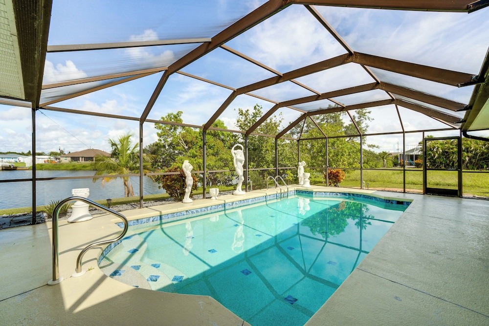 4 Mi To Beach: Canal-front Home In Port Charlotte! - Port Charlotte, FL