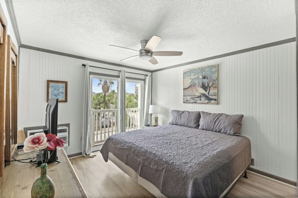 Discounted Side Unit - Ocean Pier IV 140 - North Myrtle Beach | Vrbo