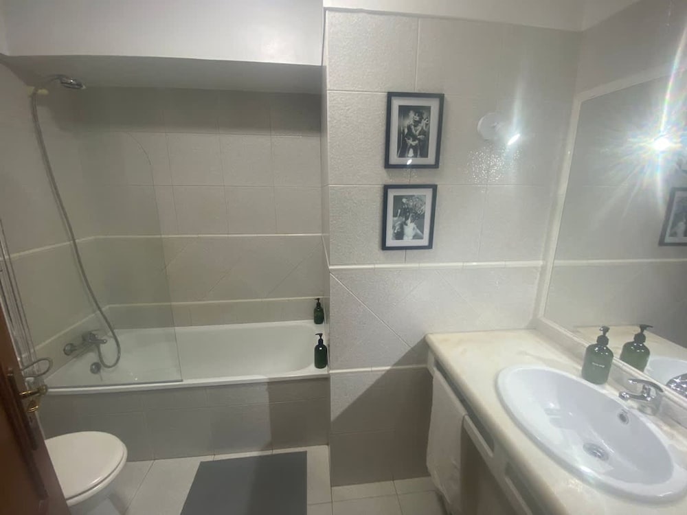 Bright Flat By Carcavelos Beach With Fast Wi-fi - Oeiras