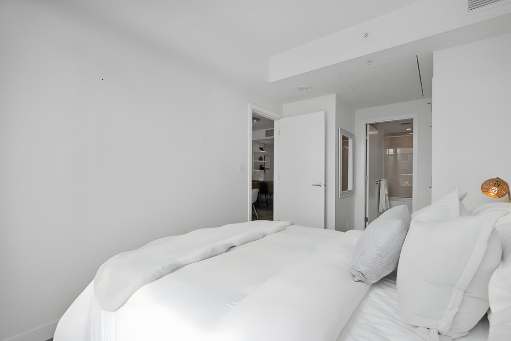 Luxury Waterfront Suite w/City Views + AC - Calgary | Vrbo