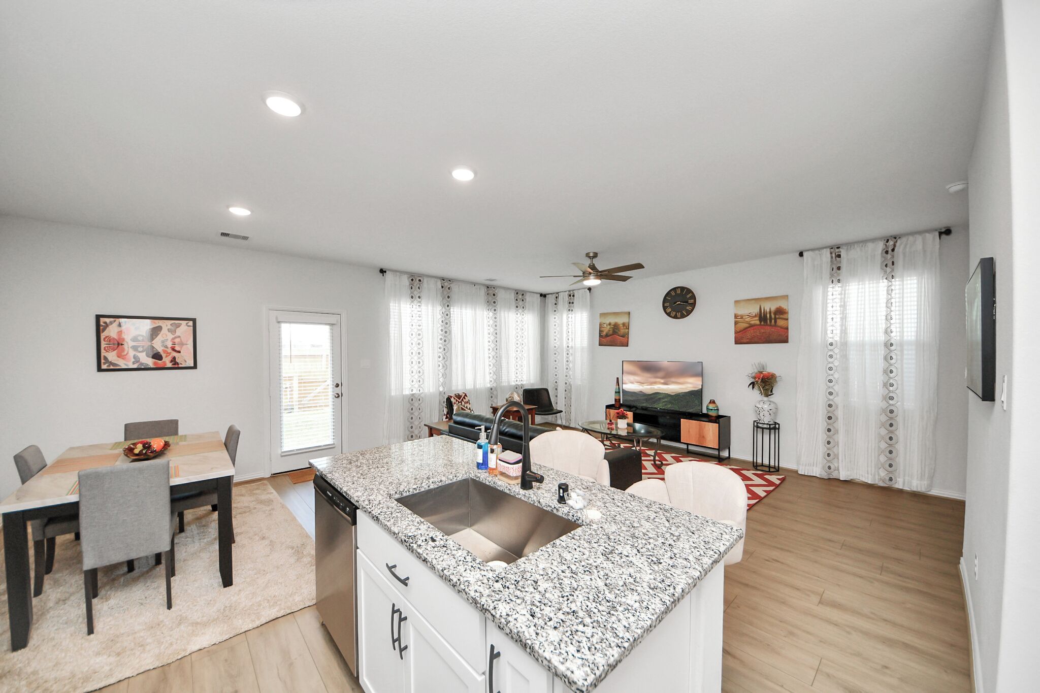 3br Corporate & Family Getaway Near Katy Mills - Katy, TX