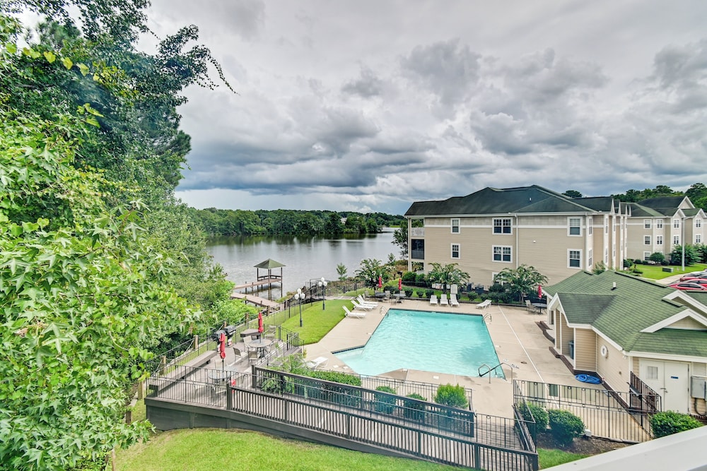 Lake & Pool Access, Home Gym: Fayetteville Condo! - Fayetteville, NC