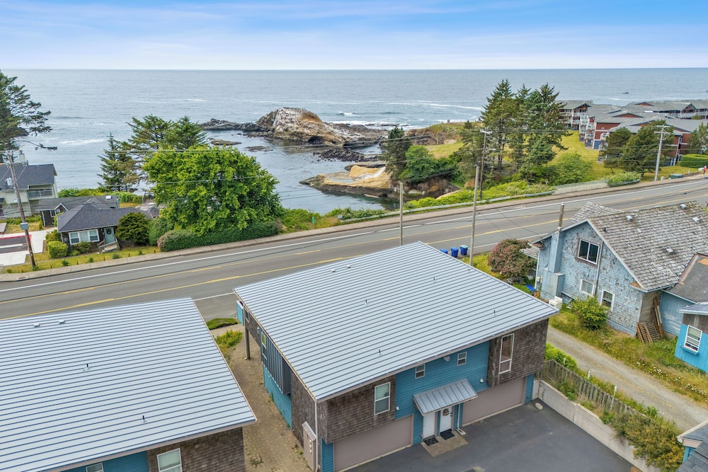 Steps To Pirate Cove: Oregon Coast Condo W/ View - Depoe Bay, OR