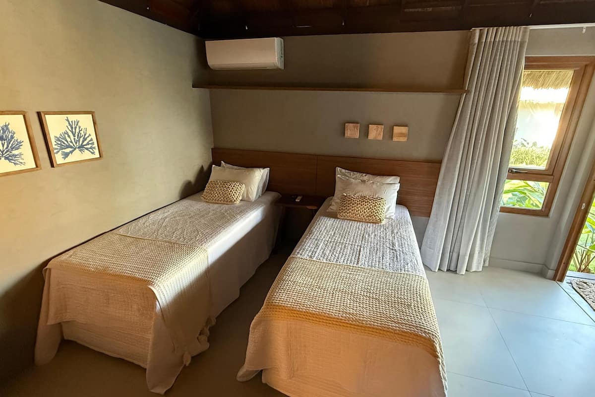 DELUXE SOLTEIRO | Escrivaninha, quartos à prova de som, Wi-Fi de cortesia, roupa de cama