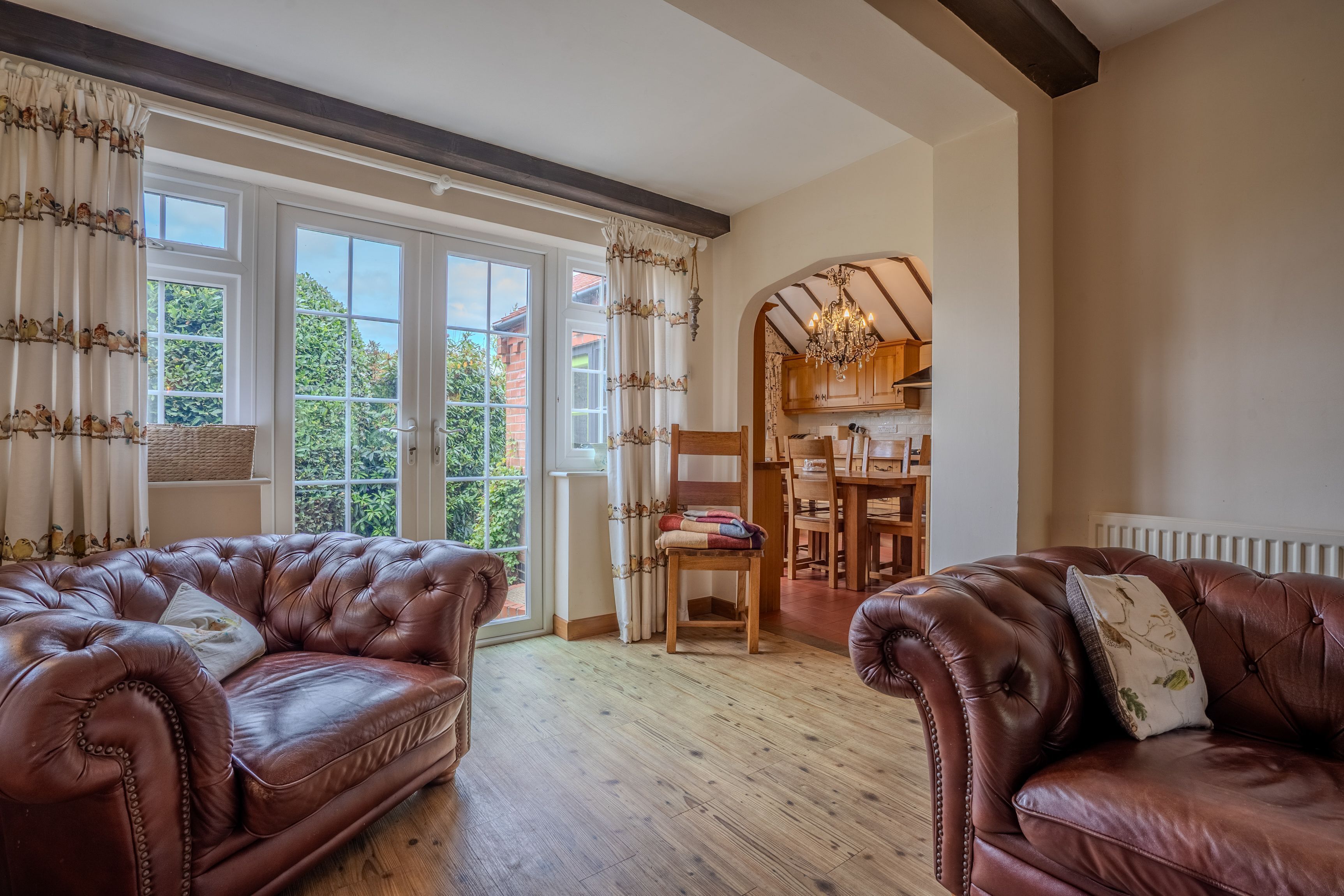 Charming Thatched Cottage Near The Beach - Winterton-on-Sea