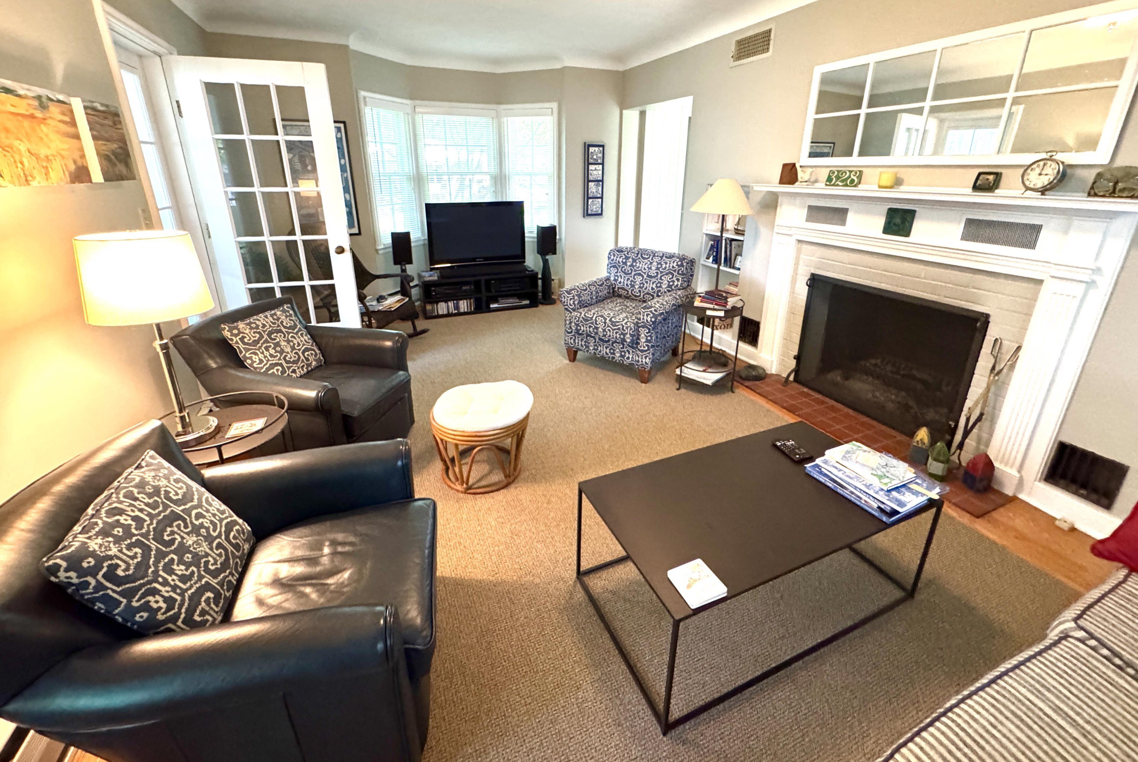 328 Cherry Close Walk To Downtown And Pool - Put-in-Bay, OH