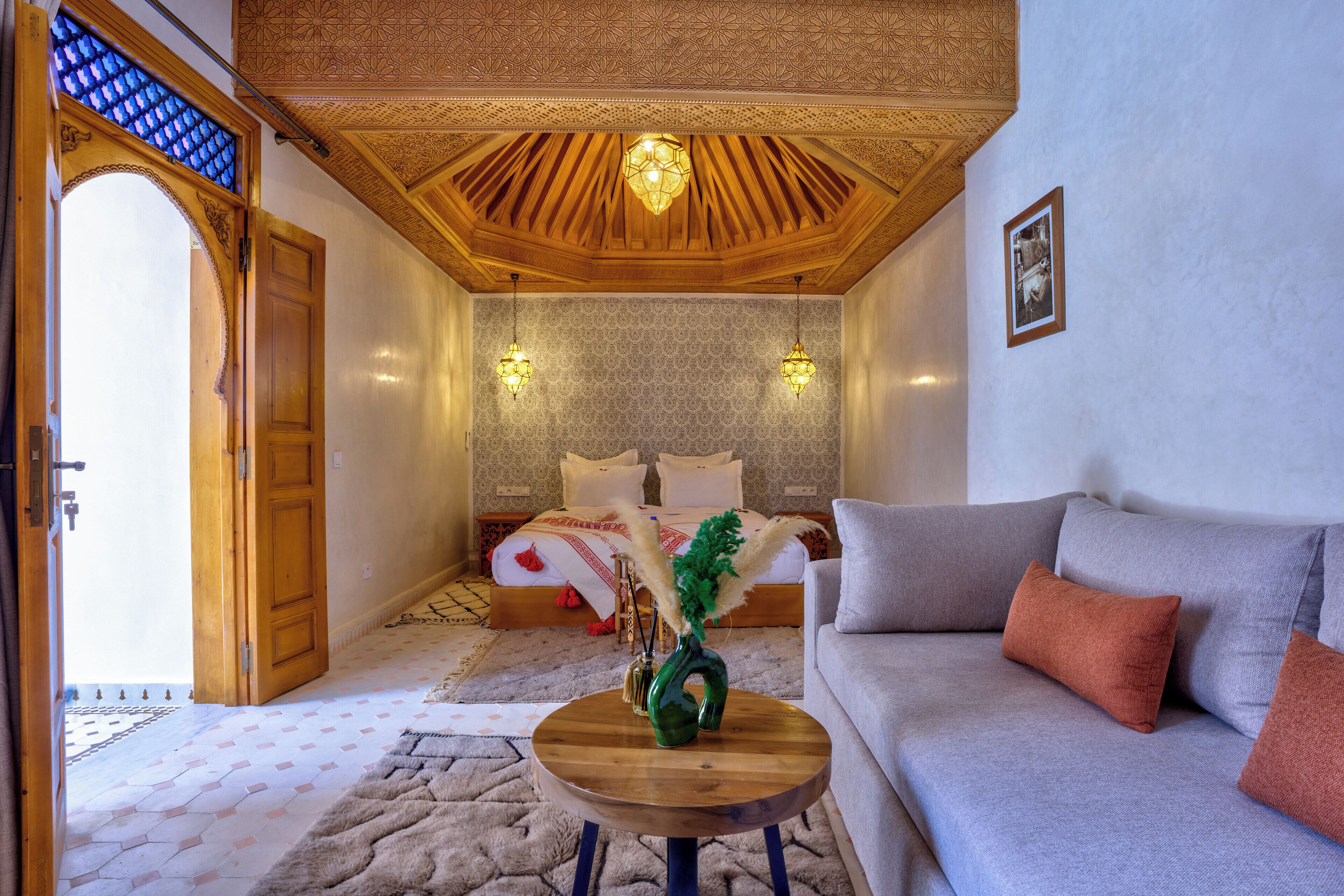 Quarto triplo real, varanda | Cofres nos quartos, Wi-Fi de cortesia