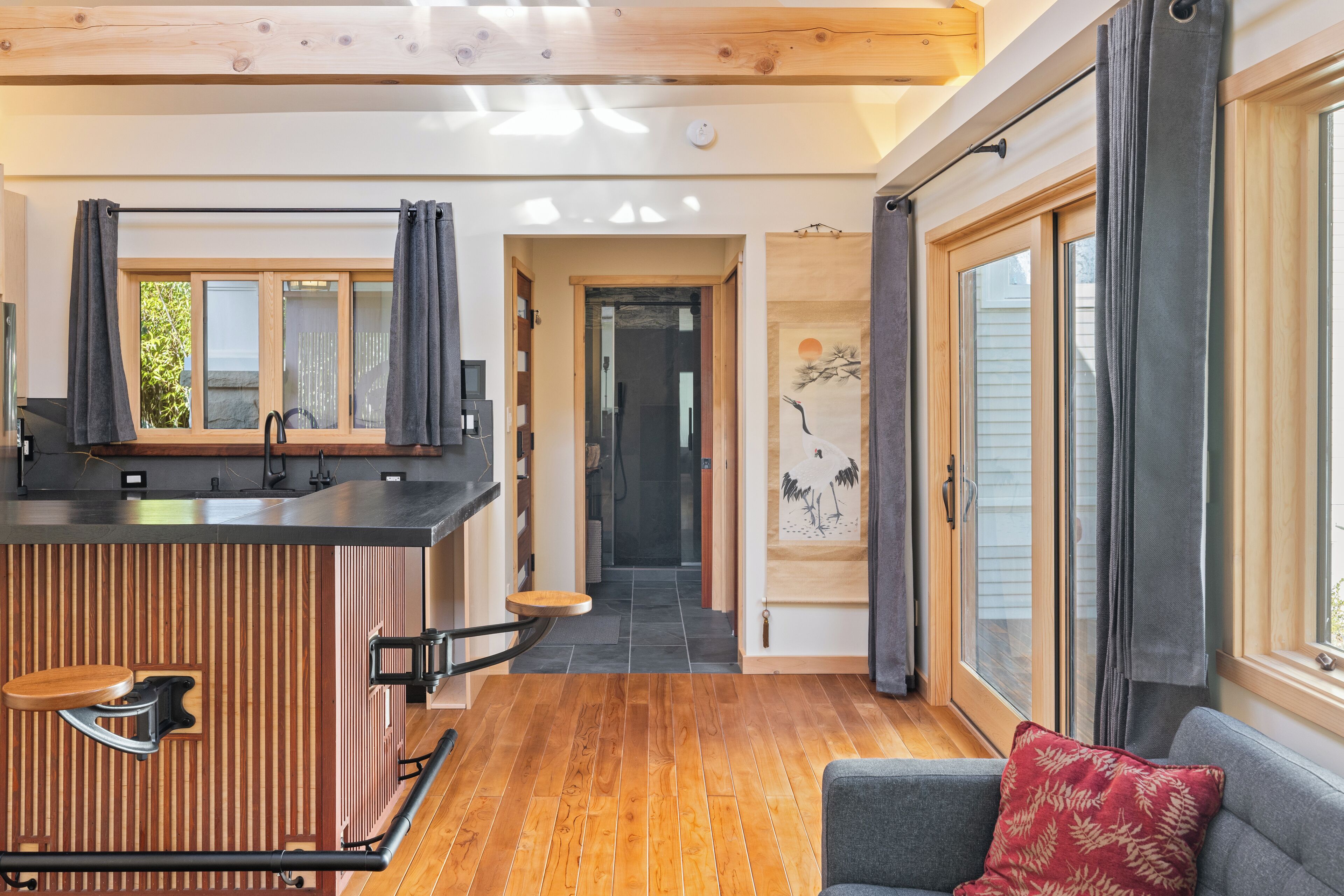 Newly Renno'd Modern Studio In Downtown Corvallis, Walk To Osu! By The Tachibana - Corvallis, OR