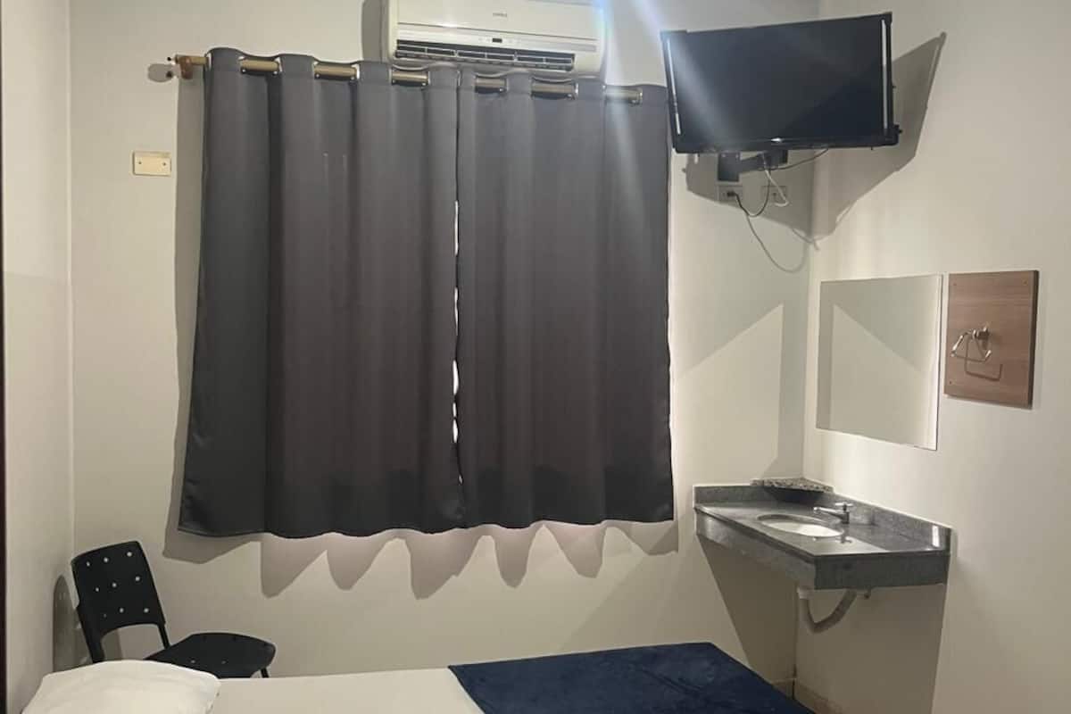 Quarto Clássico, 1 cama individual | Wi-fi grátis, roupa de cama fornecida