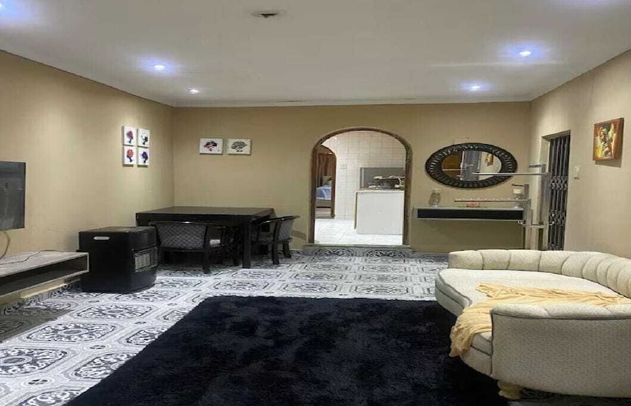 1 Bedroom Cottage For Twp - Alberton