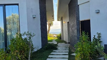 Villa de Luxo, 6 quartos, vista para o mar, junto à piscina | Terraço/pátio interior