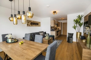 Apartamento conforto, 2 quartos, sacada, vista para a montanha | Wi-Fi de cortesia