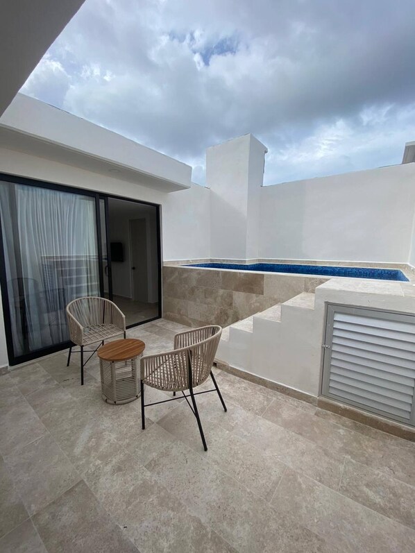Apartamento, 2 quartos, fumadores, piscina privativa | Terraço/pátio interior