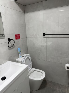 Um polibã, toalhas fornecidas 