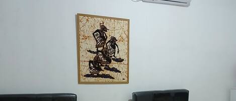 Secretária, secretária adequada para computadores portáteis