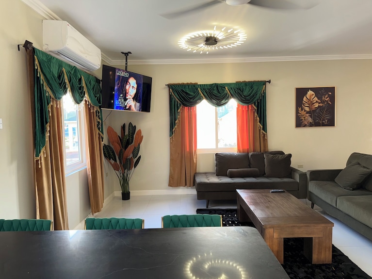 Charming 3-bedroom Villa In Ocho Rios With A View Of The Caribbean Sea - 奧喬裡奧斯