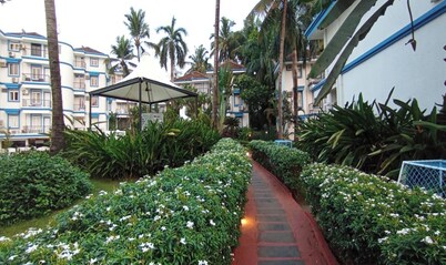 Fabhotel Park Grand Royal Palms