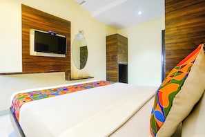 Quarto Twin Deluxe | Lençóis de algodão egípcio, roupa de alta qualidade, cofre no quarto