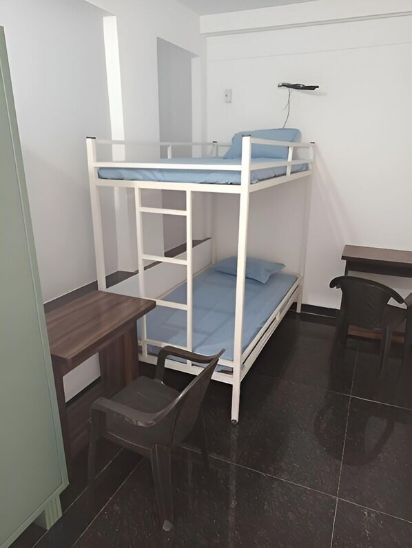 Quarto casal ou duplo conforto, sacada | Wi-Fi de cortesia