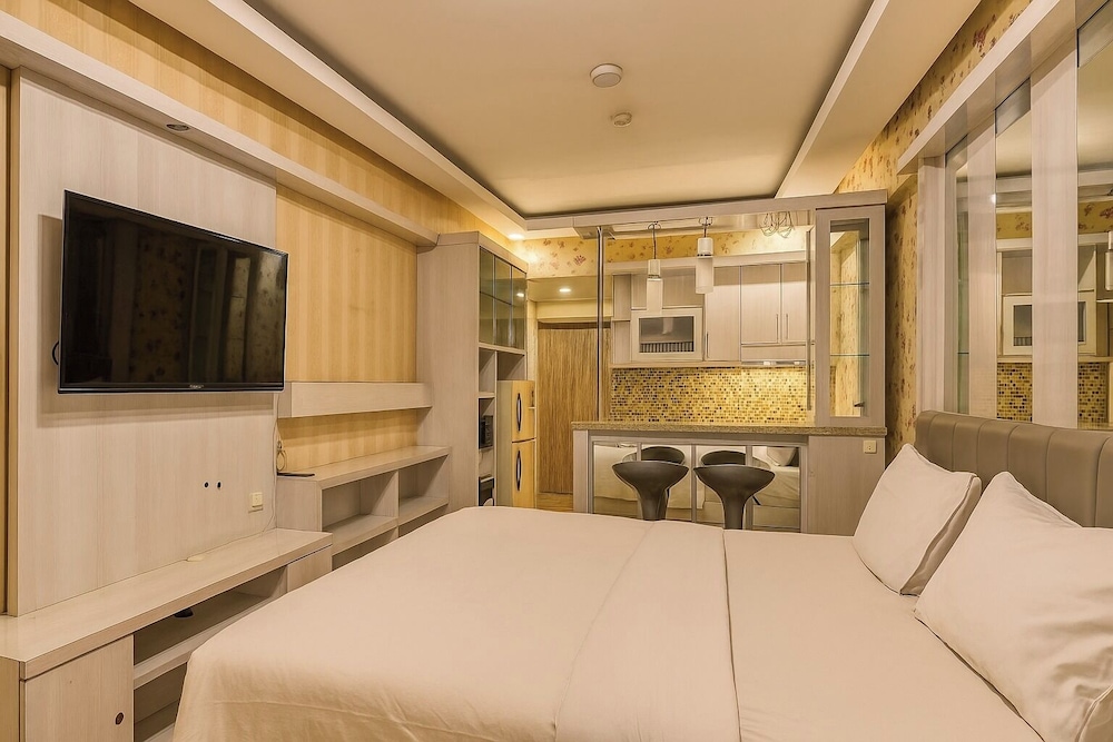 Quintessa Room At Candiland Apartement - Semarang