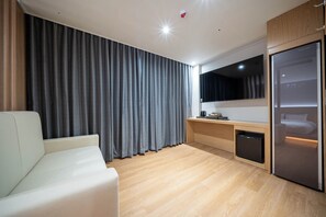 Quarto Twin Familiar, vista para a montanha | Sala de estar