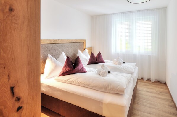 Apartamento Deluxe, 3 quartos | Cortinas/cortinados opacos, quartos insonorizados, Wi-fi grátis