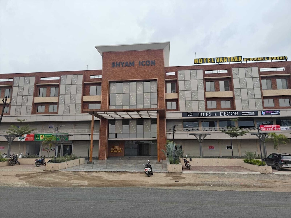 Hotel Vantara Residency - Modasa