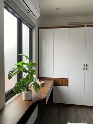 Apartamento Familiar | Secretária adequada para computadores portáteis 