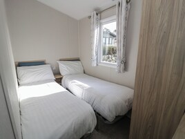 3 quartos, com decoração personalizada, com mobília individualizada 