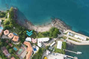 Apartamento em Condomínio Fechado, 2 quartos, varanda, vista para o jardim | Exterior