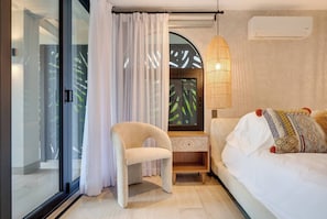 Apartamento em Condomínio Fechado, 2 quartos, varanda, vista para o jardim | 2 quartos